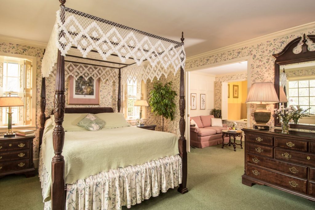 Clarence, NY Bed and Breakfast Near Buffalo | Asa Ransom House